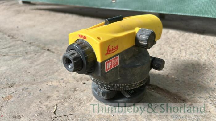 Leica NA524 Dumpy Level