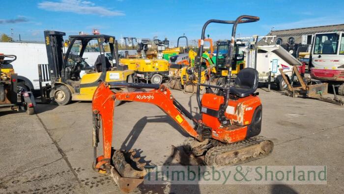 Kubota U10-3 micro digger (2015)