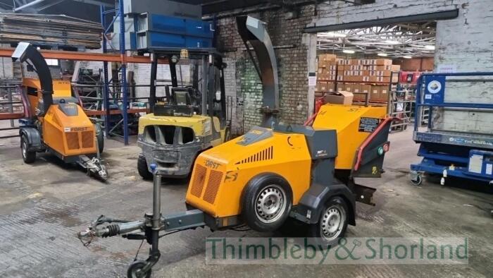 Forst ST6 towed chipper (2017)