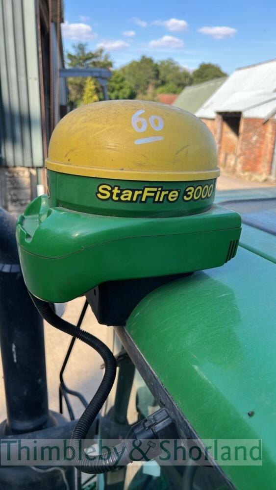 John Deere Starfire 3000 GPS dome, SF1