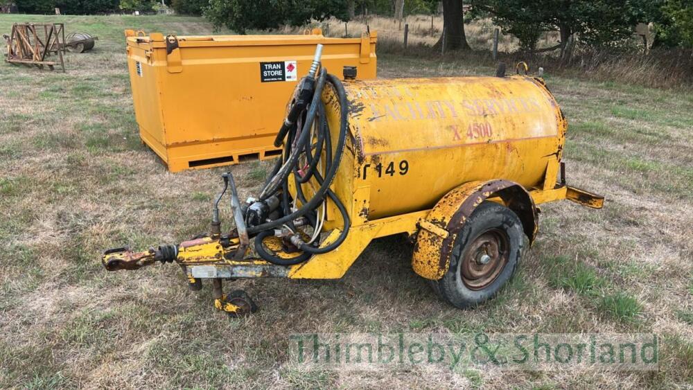 Mainway single axle fuel bowser, electric pump