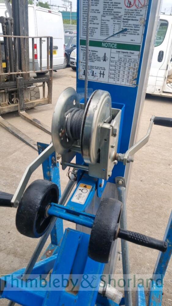 Genie SLA10 material lift c/w forks